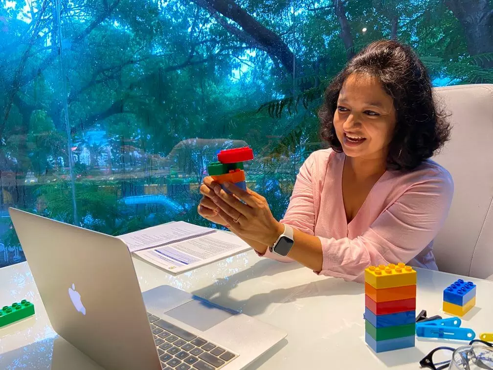 Six Bricks - TeachSTEAM