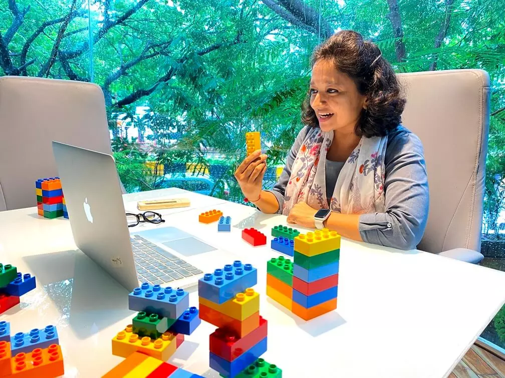 Six Bricks - TeachSTEAM